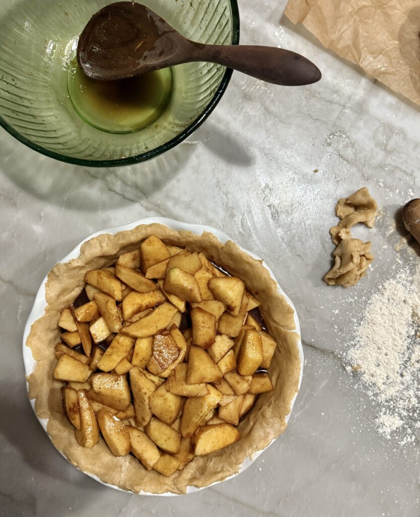 Old-Fashioned Apple Pie (with a flaky crust) - littlehousesimpleliving.com
